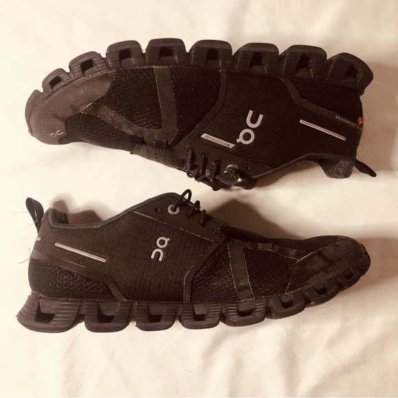 On Running | Shoes | On Cloud Running Athletic Shoes Black White Oc ...